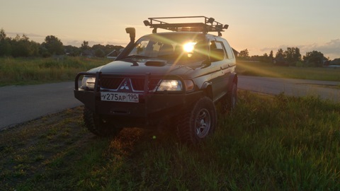 5817A092 НАКЛАДКИ БАГАЖНОЙ ДВЕРИ, КОМПЛЕКТ Mitsubishi | Запчасти на DRIVE2