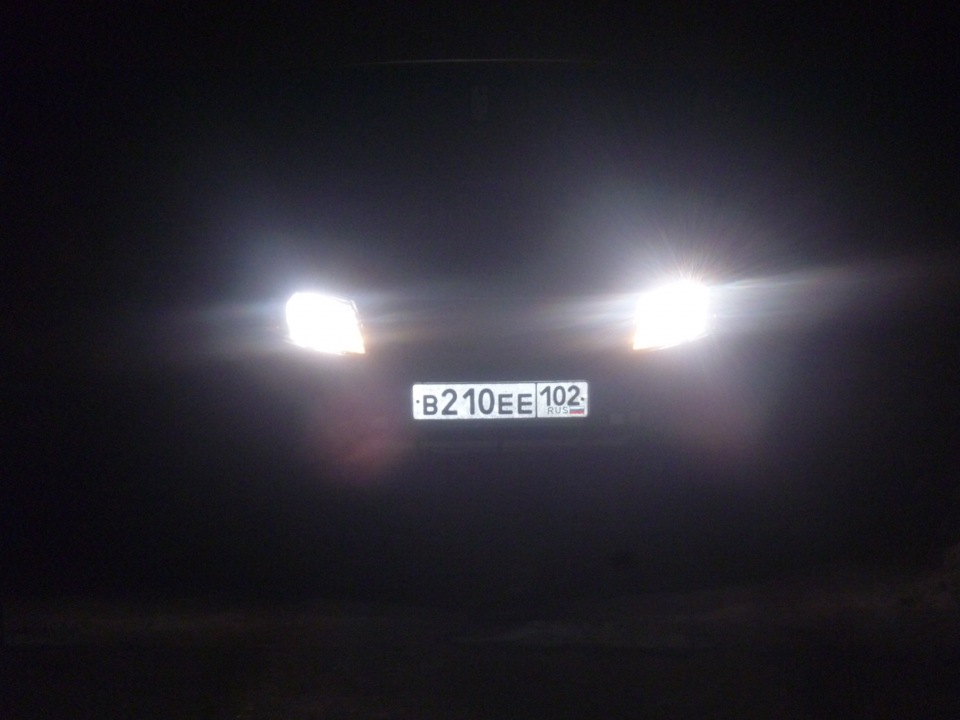 Замена ламп головного света — Lada Гранта (1G), 1,6 л, 2012 года ...