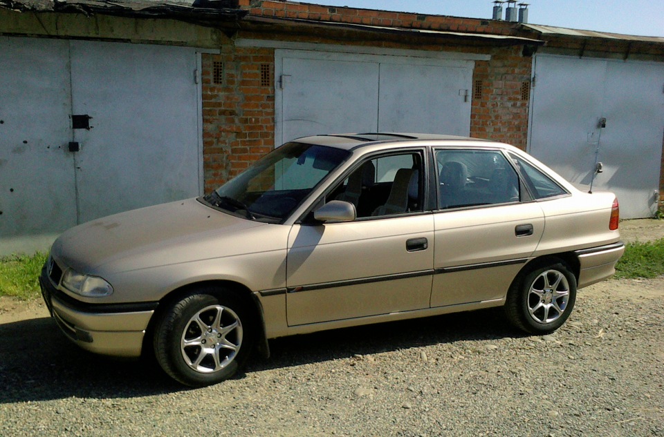 Такой "Аструча" была в день её покупки… — Opel Astra F, 1,6 л, 1997 года | покупка машины | DRIVE2