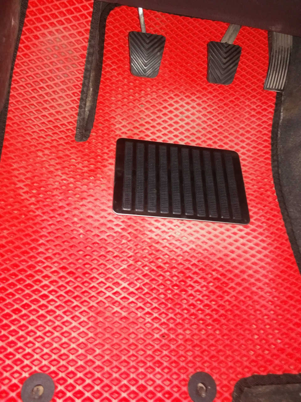 Спасаю водительский коврик. — KIA Rio (3G), 1,6 л, 2013 года | тюнинг ...