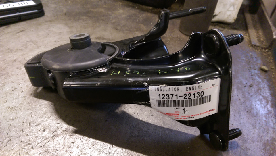 1237122130 подушкa двигателя TOYOTA LEXUS | Запчасти на DRIVE2