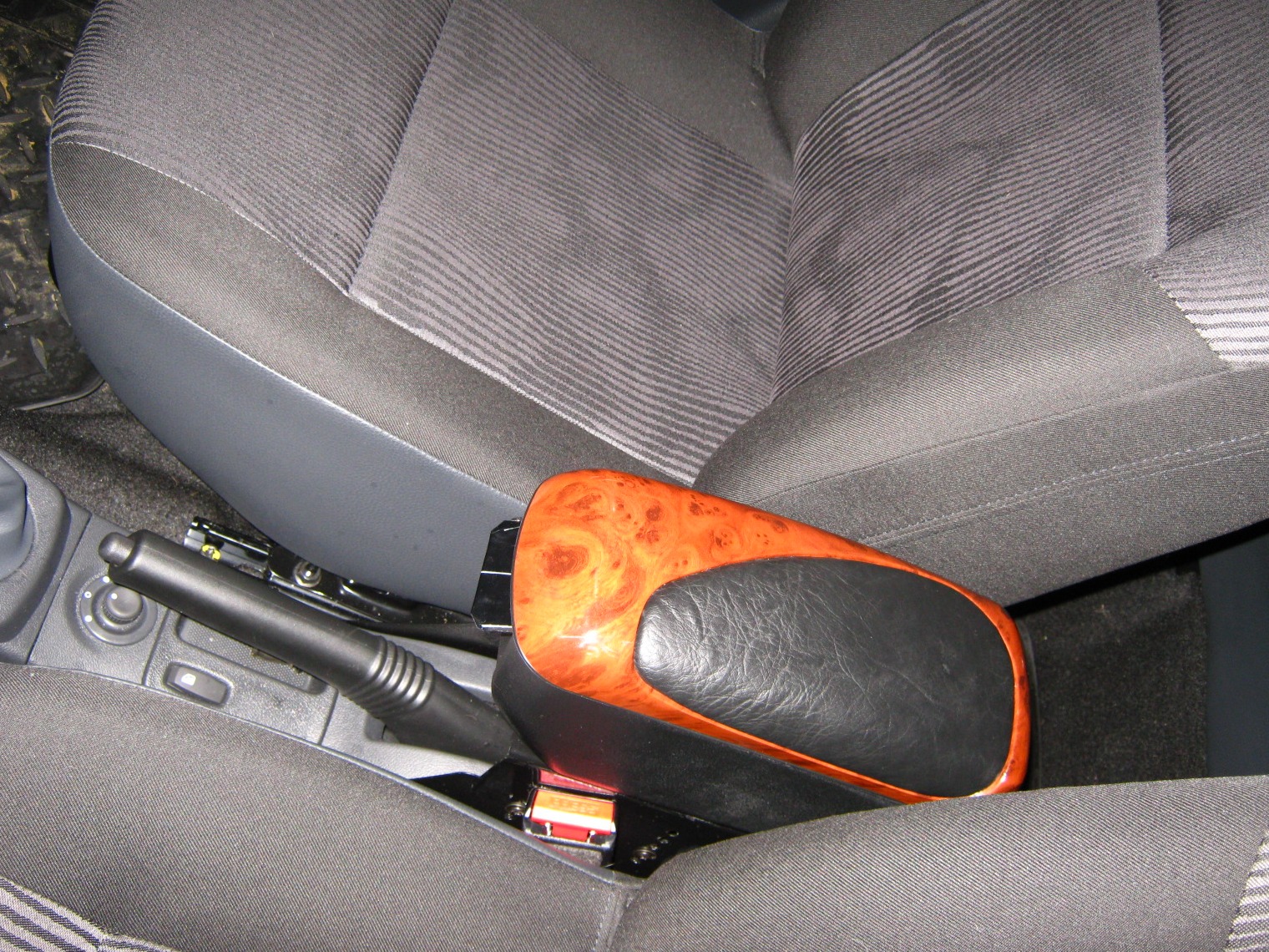 подлокотник на рено логан — DRIVE2