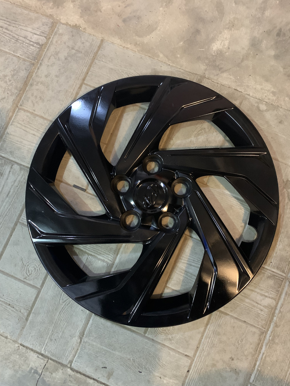 Колпаки в чёрный. — Hyundai Creta (2G), 1,6 л, 2021 года | колёсные ...