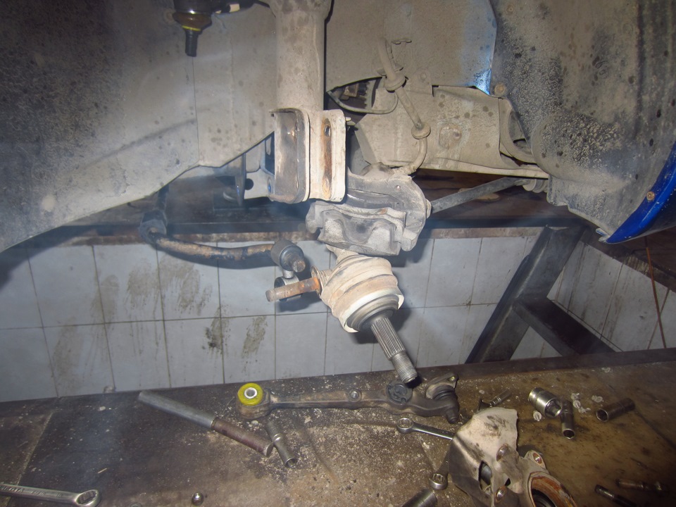 Передняя подвеска и замена масла — Lada Калина седан, 1,6 л, 2009 года ...