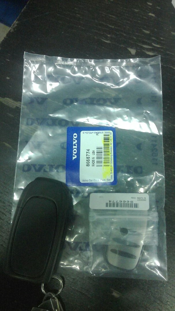 8666774 крышка Volvo | Запчасти на DRIVE2