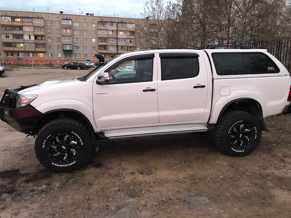 TOYOTA Hilux на дисочках Grid Off-Road GD1 R17 и Шины Cooper discoverer ...
