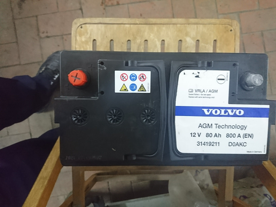 пришло время заменить АКБ — Volvo XC70 III, 2,5 л, 2008 года ...