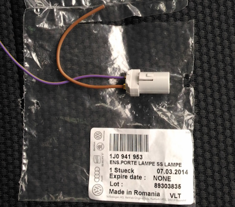 1J0941953 Патрон лампы стояночного света VAG | Запчасти на DRIVE2