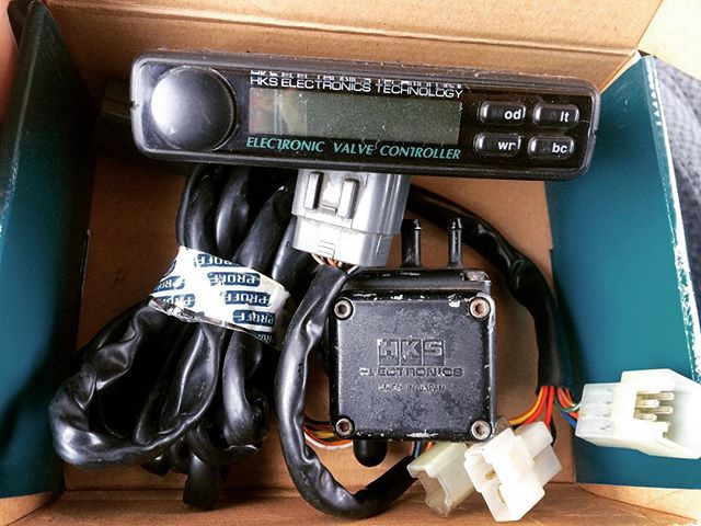 Буст-контроллер HKS EVC 3. — Toyota Starlet (80), 1,4 л, 1993 года ...