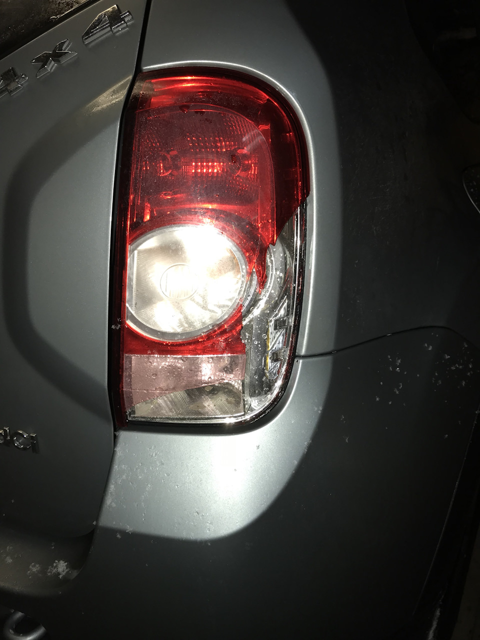 Замена задних фонарей — Renault Duster (1G), 1,5 л, 2012 года ...
