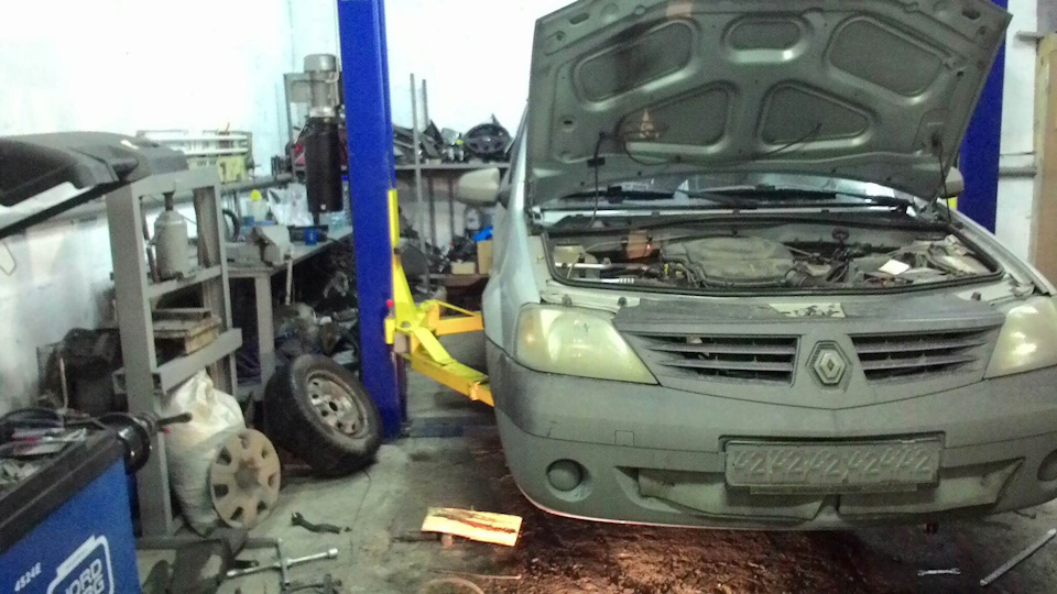 Передняя подвеска — Renault Logan (1G), 1,6 л, 2005 года | визит на ...