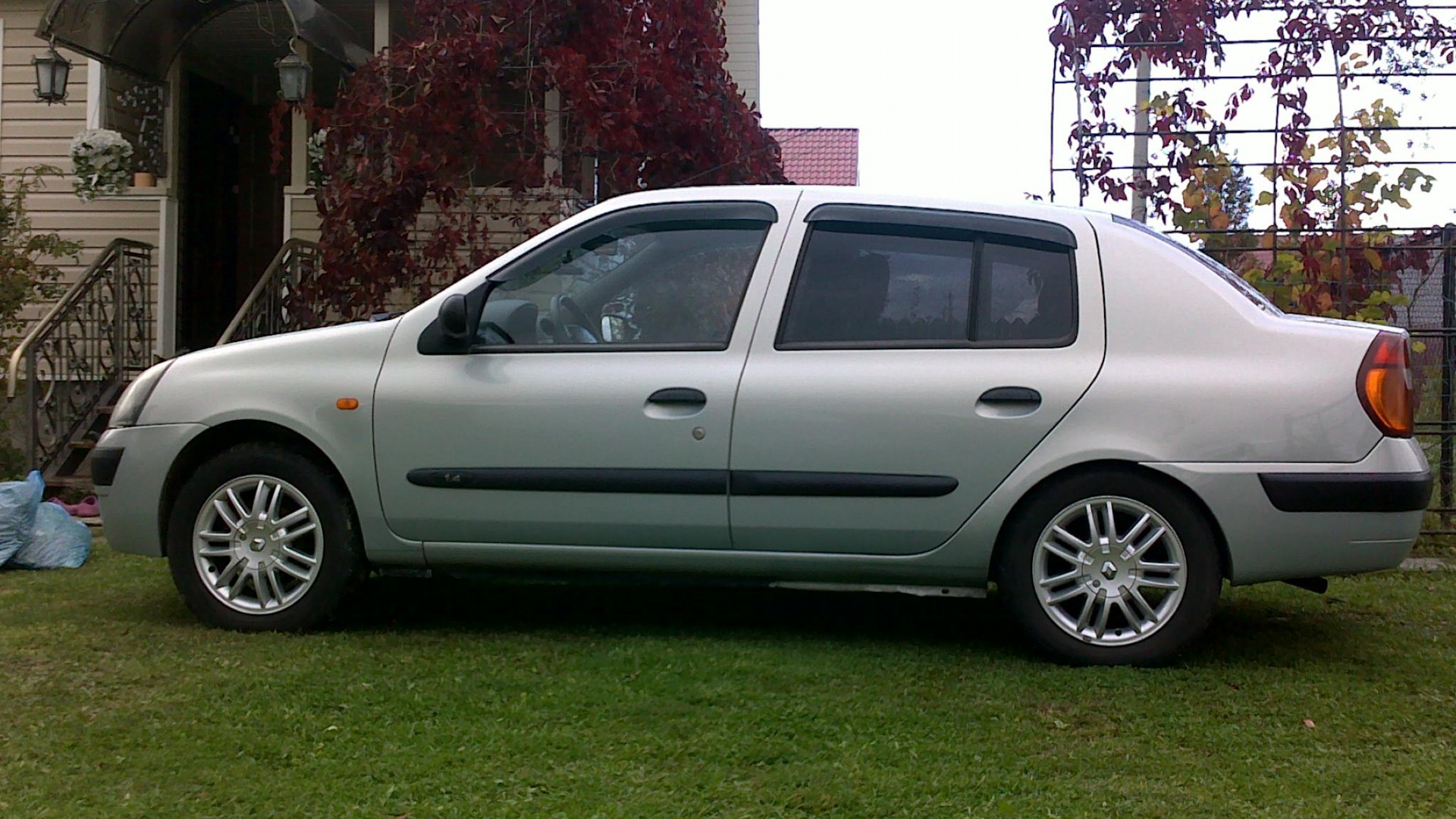 Renault Symbol 1.4 бензиновый 2003 | на DRIVE2