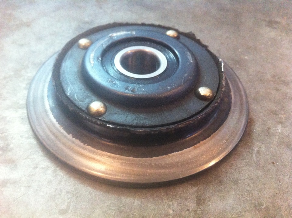 Натяжной шкив. Рассыпался. — KIA Retona, 2 л, 2003 года | поломка | DRIVE2