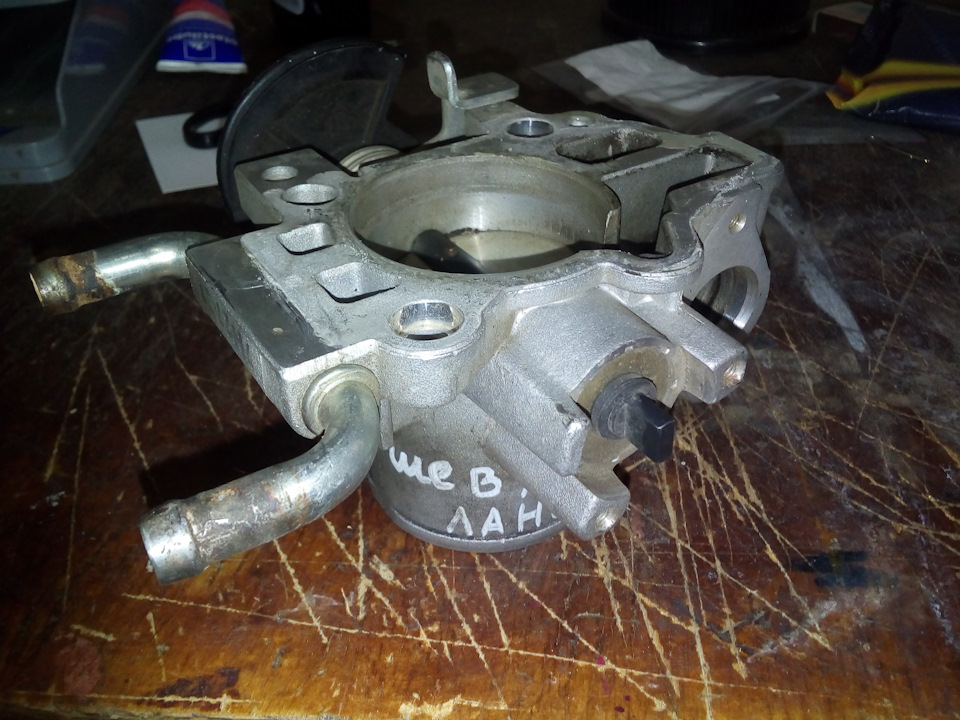 Ремонт резьб креплений датчиков на дроссельной заслоке — ЗАЗ Chance, 1 ...