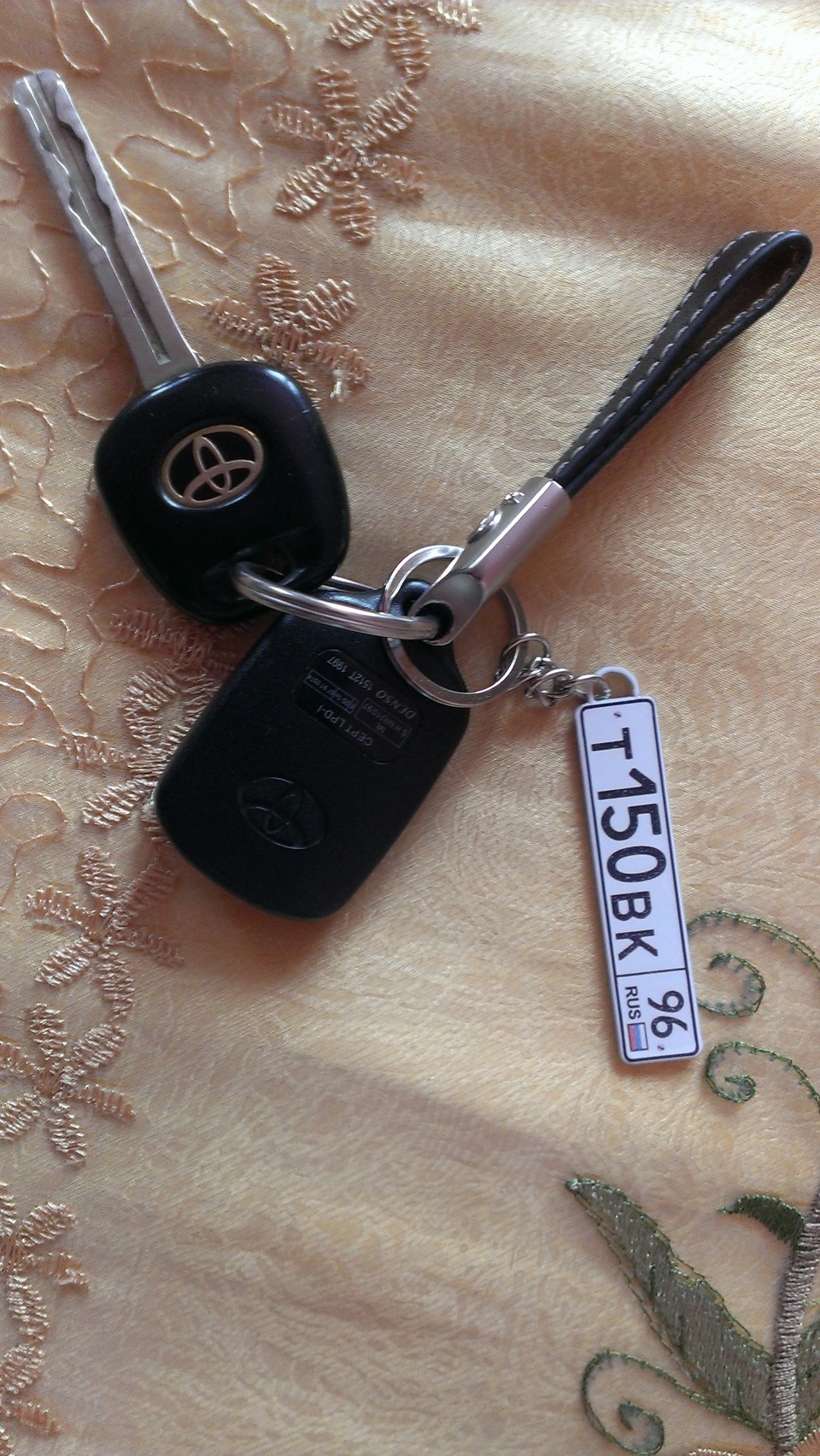 Брелок-гос номер — Toyota Land Cruiser 100, 4,7 л, 1998 года | просто ...