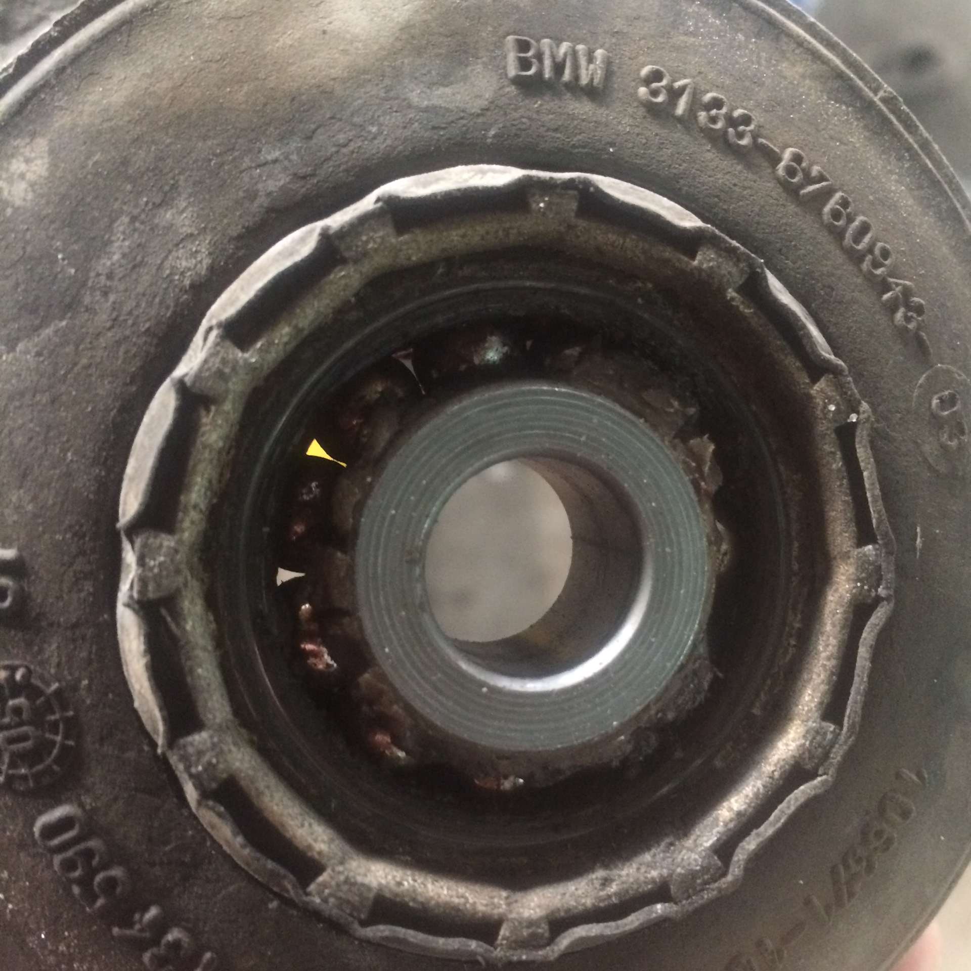 Замена опорных подшибшиков — BMW 5 series (E60), 3 л, 2005 года | визит ...