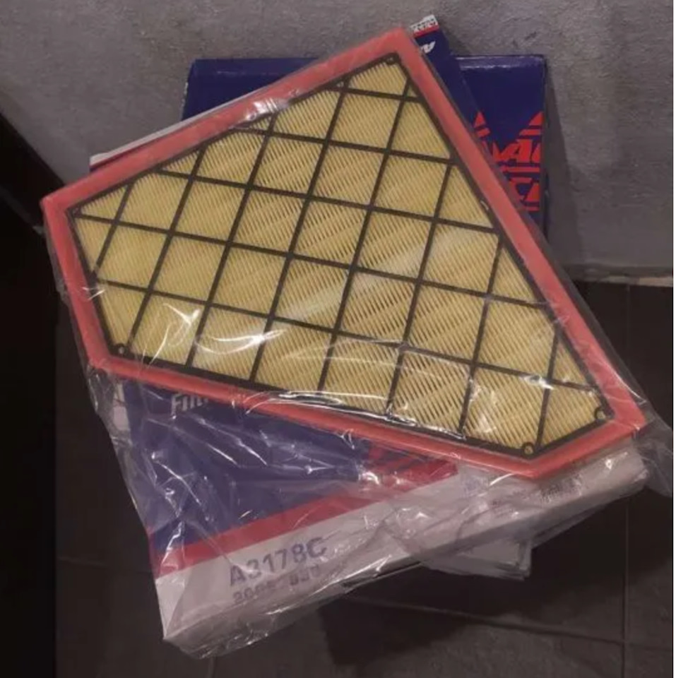 20857930 Воздушный фильтр двигателя Cadillac ATS 2.0 t GM | Запчасти на ...