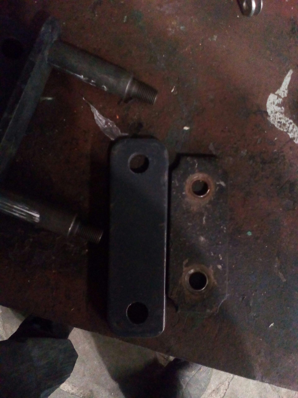 Растем. Замена передних рессор и замена серег на газелевские — УАЗ ...