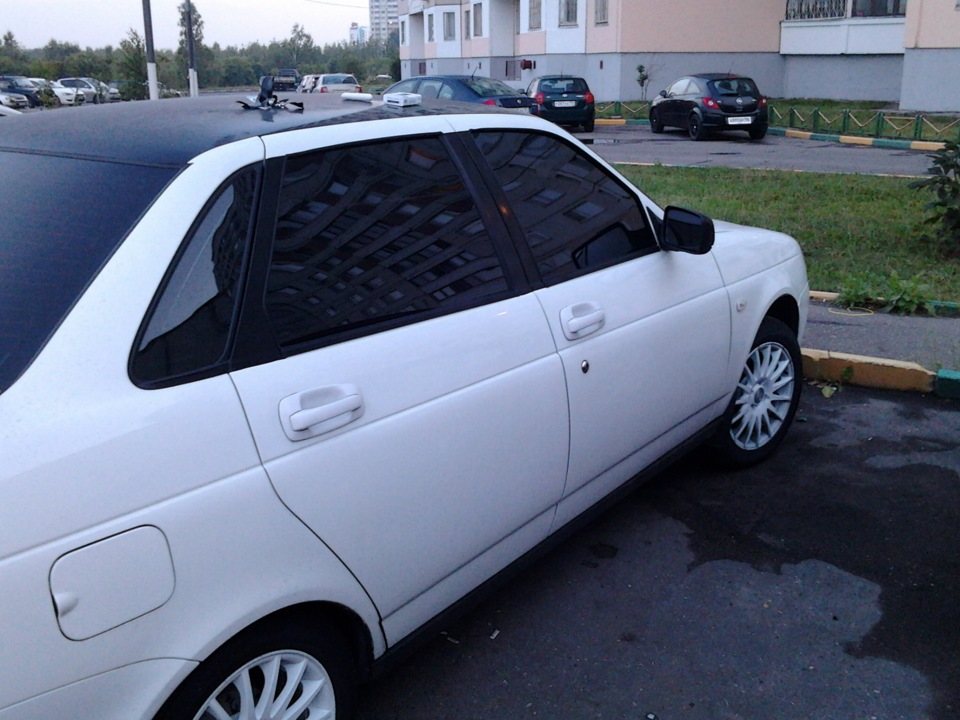 Рамка дверей пленкой — Lada Приора седан, 1,6 л, 2010 года | стайлинг ...