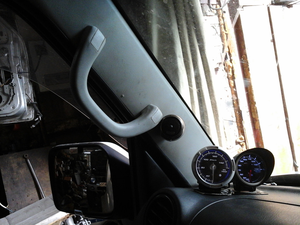 Ручка на стойку лобового стекла — Suzuki Jimny (1G), 1,8 л, 2005 года ...