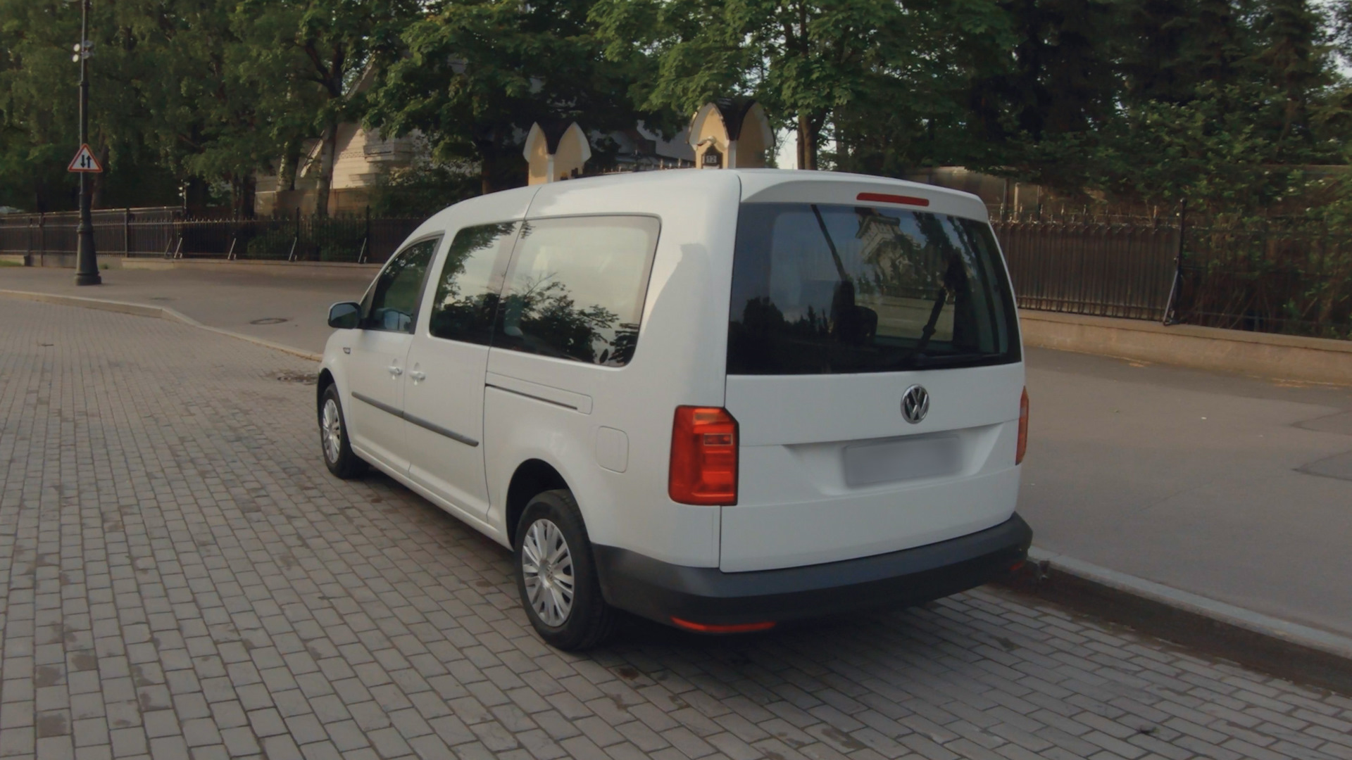 Volkswagen Caddy (4G) 1.6 бензиновый 2018 | 1.6 MT RTD на DRIVE2