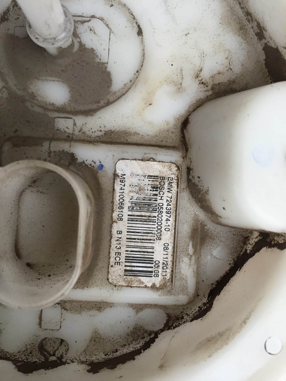 Замена бензонасоса — BMW 1 series (F20), 1,6 л, 2011 года | визит на ...