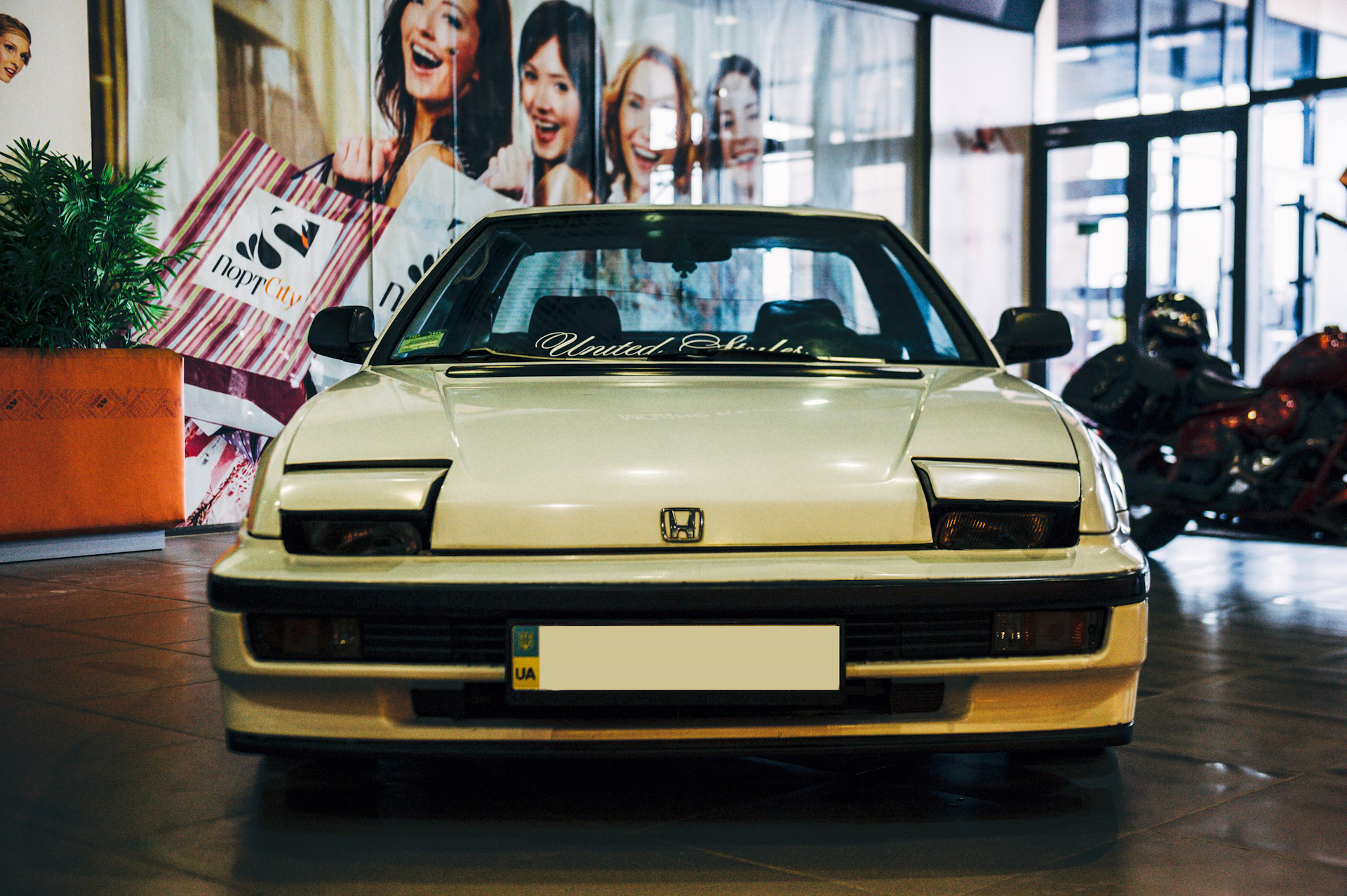 ТРЦ " ПортCity" Выставка — Honda Prelude (BA4/BA5), 2 л, 1991 года ...