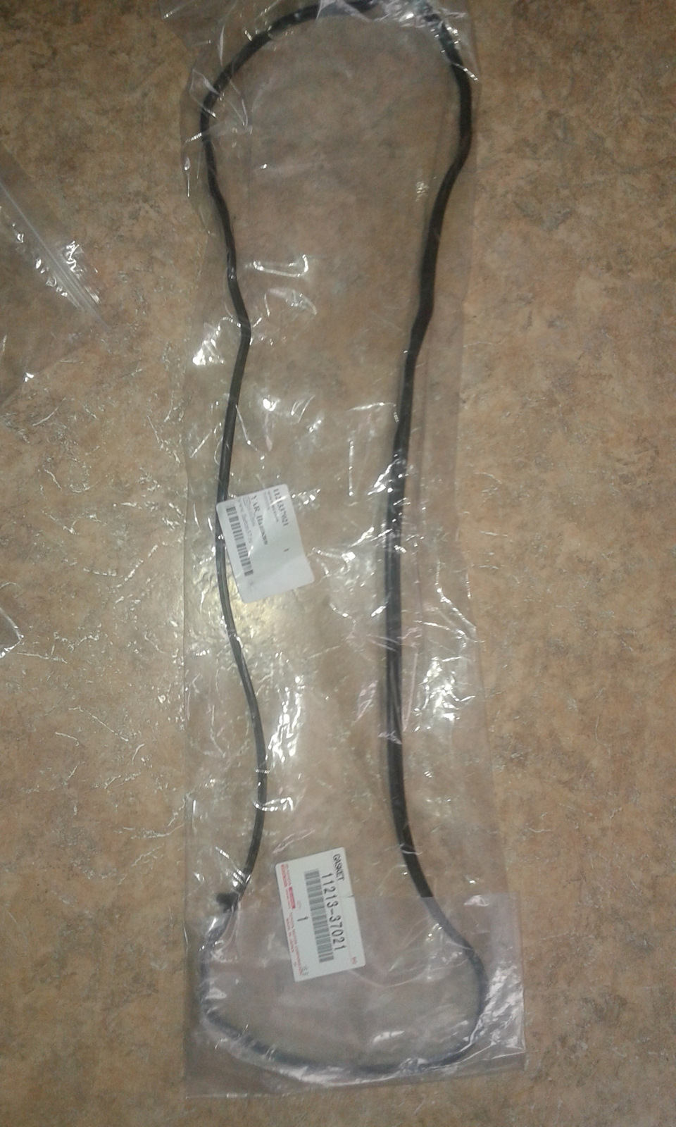 1121337021 Прокладка клапанной крышки TOYOTA COROLLA, AURIS, VOXY 2 ...