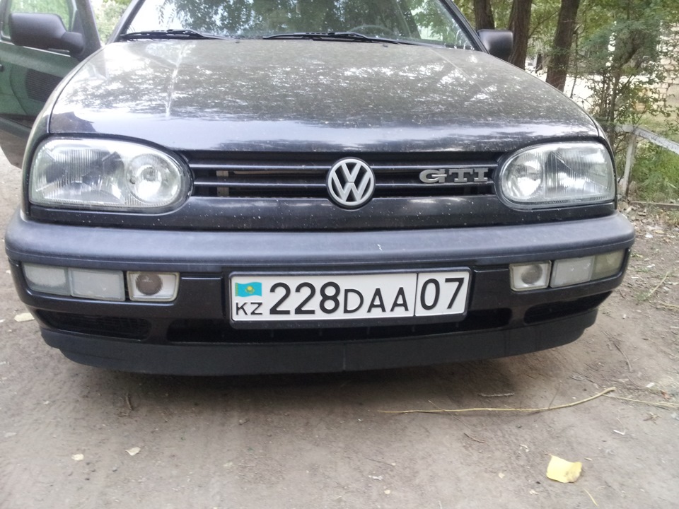 Был белый, а стал черно- белый. — Volkswagen Golf GTI Mk3, 2 л, 1994 ...