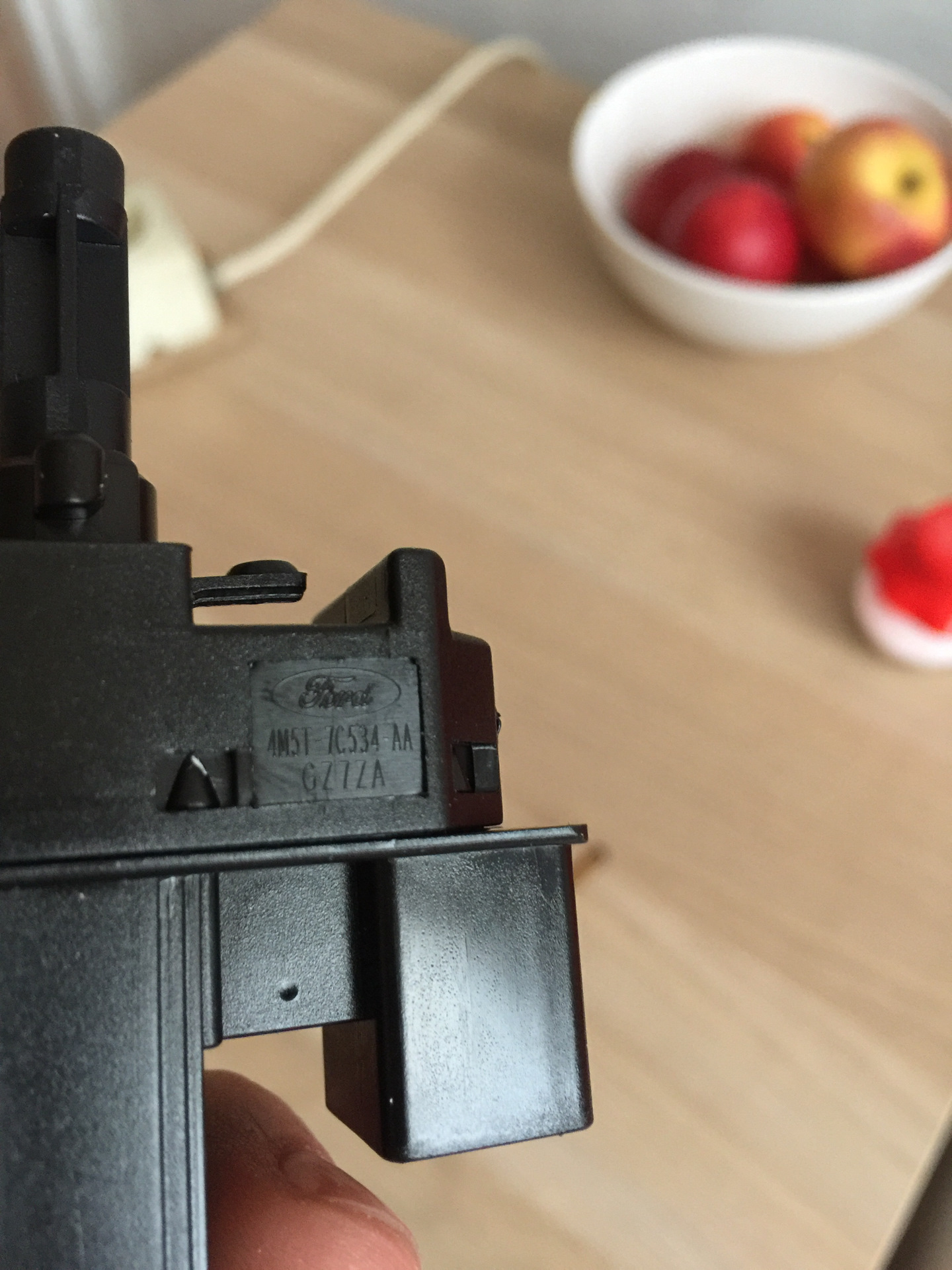 Датчик включения сцепления Land Rover — Ford Focus II Sedan, 1,6 л ...