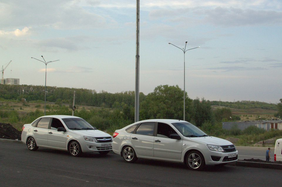 белый сет! — Lada Гранта (1G), 1,6 л, 2012 года | фотография | DRIVE2