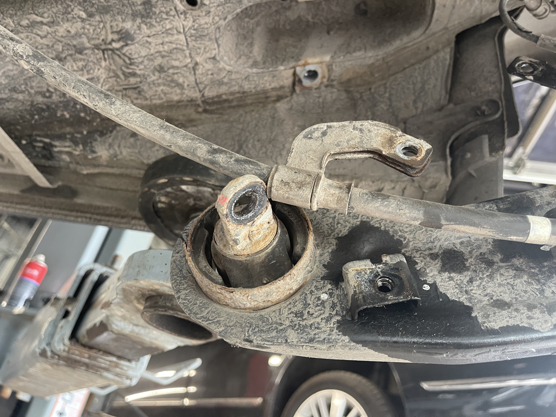 Замена сайлентблоков задних рычагов — KIA Ceed (3G), 1,6 л, 2018 года ...