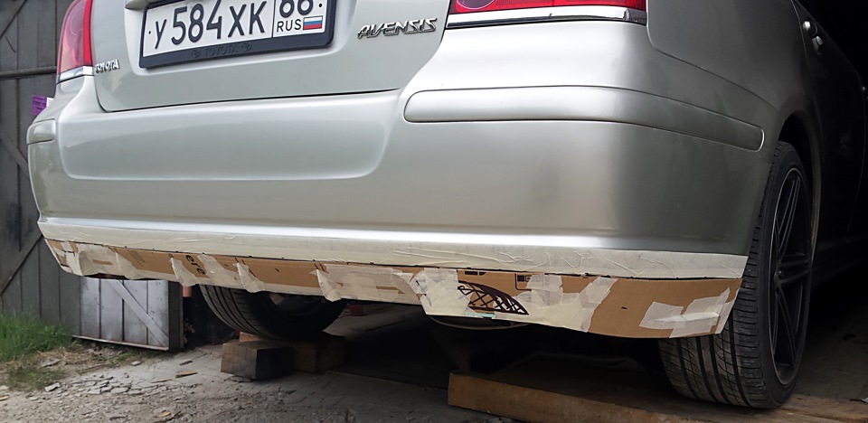 "Накладка" заднего бампера (начало). — Toyota Avensis II, 1,8 л, 2004 ...