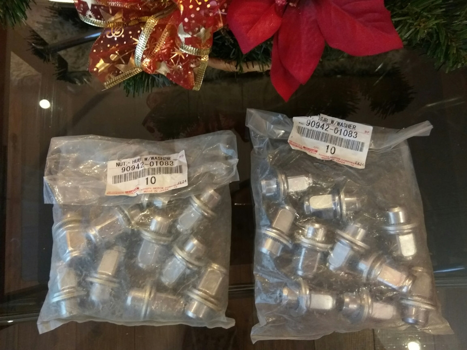 Плюшки машине под новый год — Toyota Carina E, 1,6 л, 1994 года ...