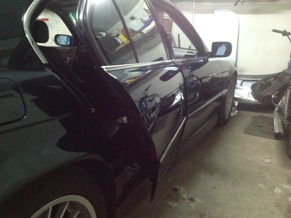 Полировка и замена молдинга — BMW 7 series (E38), 2,8 л, 1996 года ...