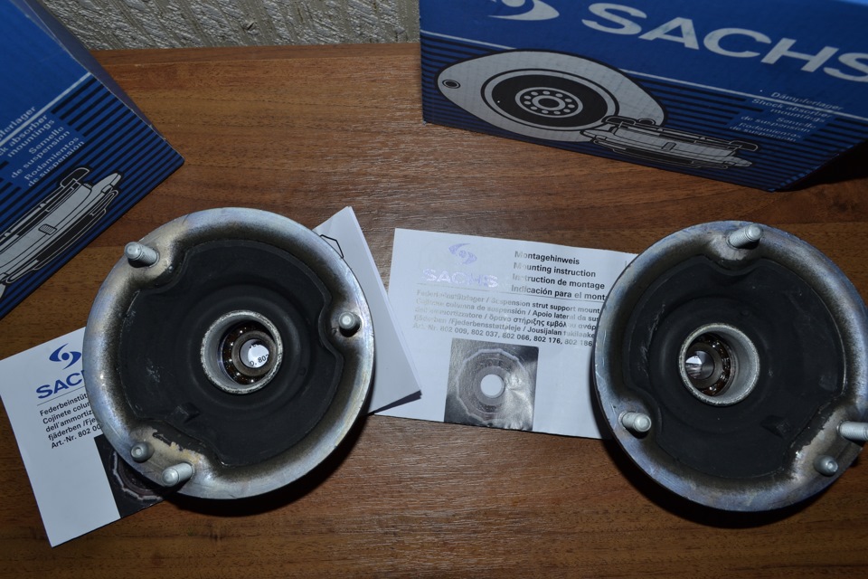 Верхние опоры передних стоек — BMW 5 series (E60), 3 л, 2006 года ...