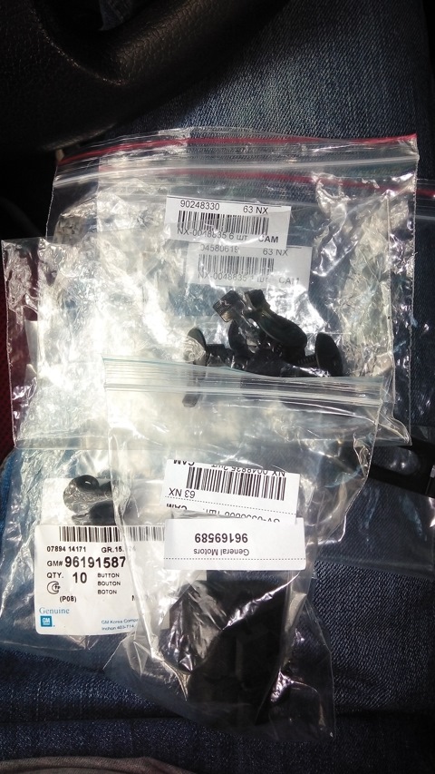 94580619 Опорная планка амортизационной стойки капота GM | Запчасти на ...