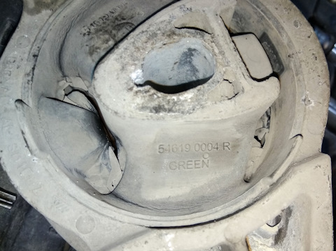 546190004R Тяга реактивная RENAULT | Запчасти на DRIVE2