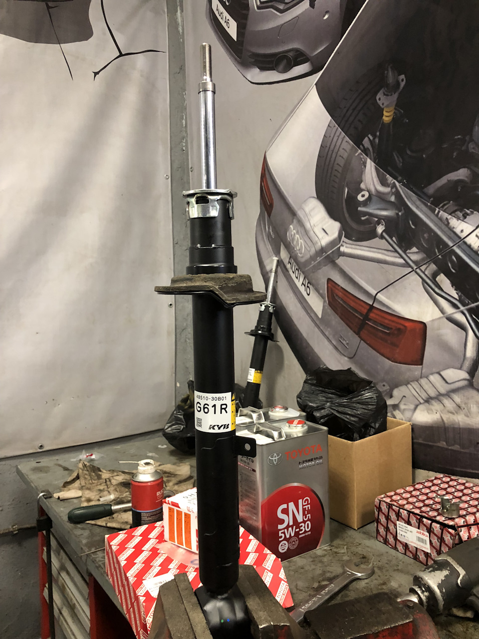 Замена амортизаторов — Lexus GS 450h (2G), 3,5 л, 2014 года | визит на ...