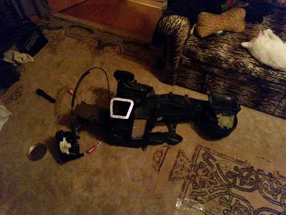 Меняем радиатор отопителя . Часть 5 — Volkswagen Passat B3, 1,8 л, 1991 ...