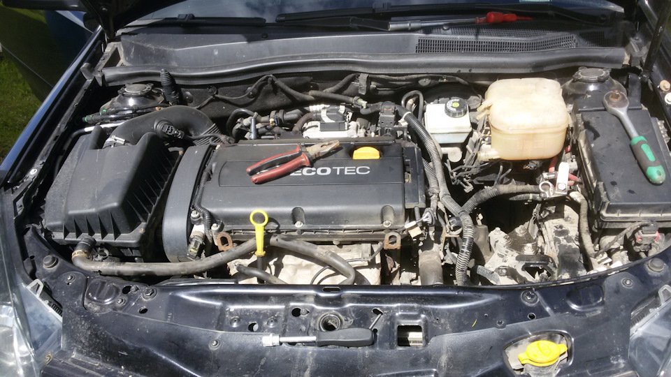 Замена термостата и расширительного бачка. — Opel Astra H GTC, 1,8 л ...