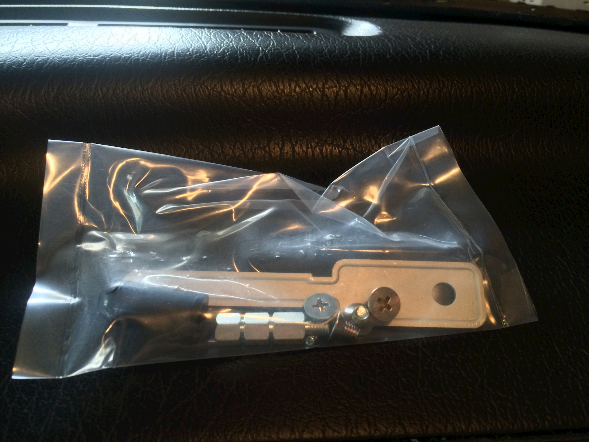 #6 Alpine CDE-193BT — Volkswagen Golf Cabriolet Mk3, 2 л, 1997 года ...