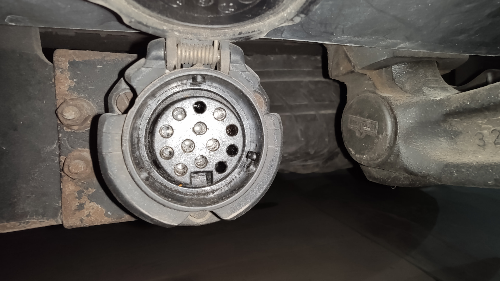 Адаптер-переходник розетки фаркопа Westfalia 300100320113 c 13-pin на 7 ...
