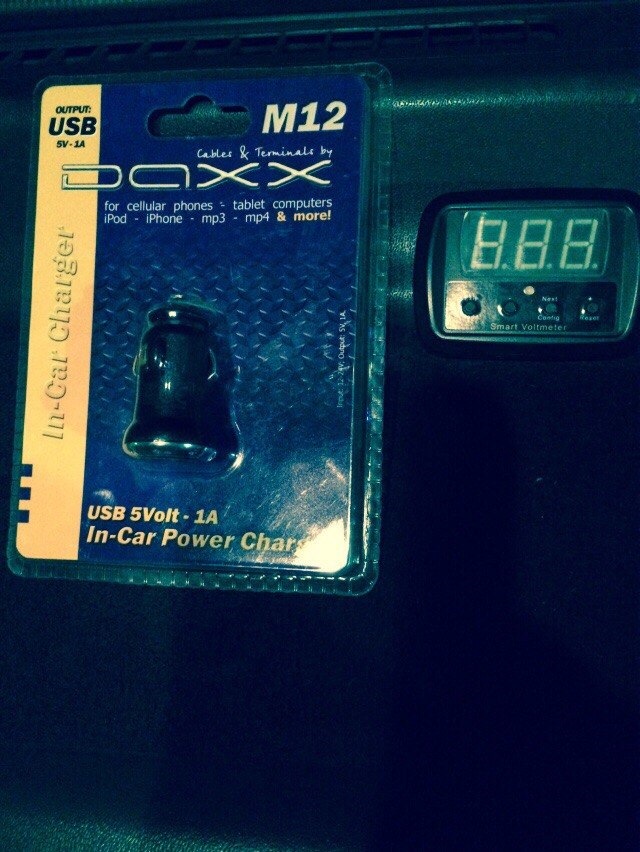 Бошка для usb, Daxx. Вольтметр spl lab. — Isuzu Elf, 4,6 л, 1998 года | аксессуары | DRIVE2