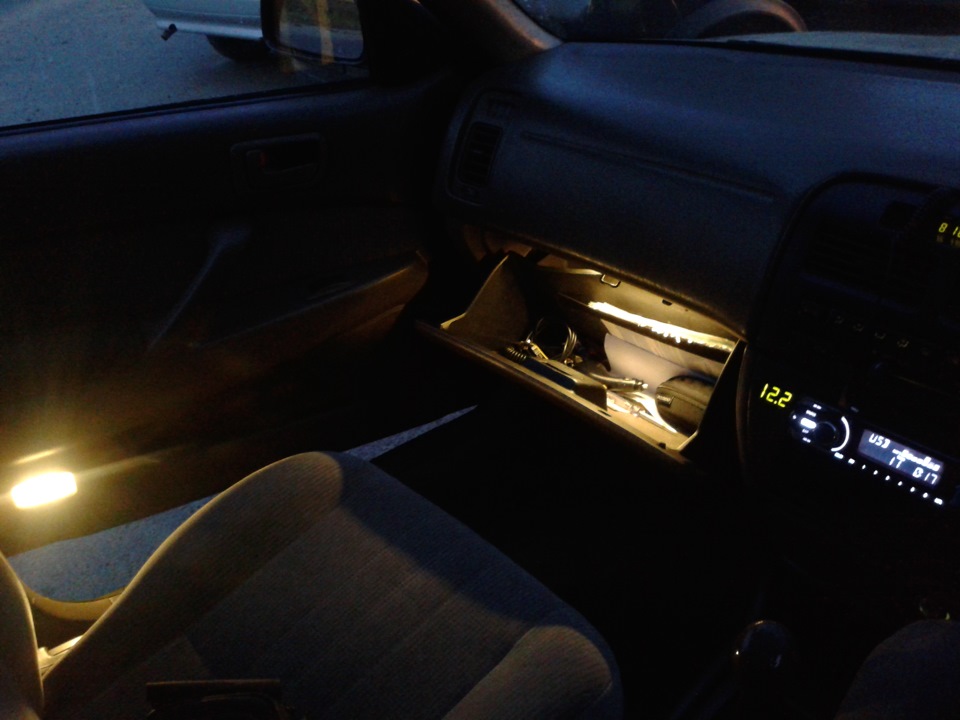 Подсветка перчаточного ящика (Glove Box Lamp) — Toyota Camry (V40), 2 л ...