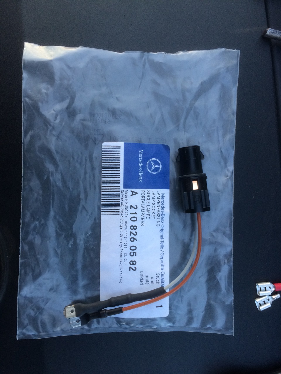 A2108260582 Патрон лампы Mercedes | Запчасти на DRIVE2