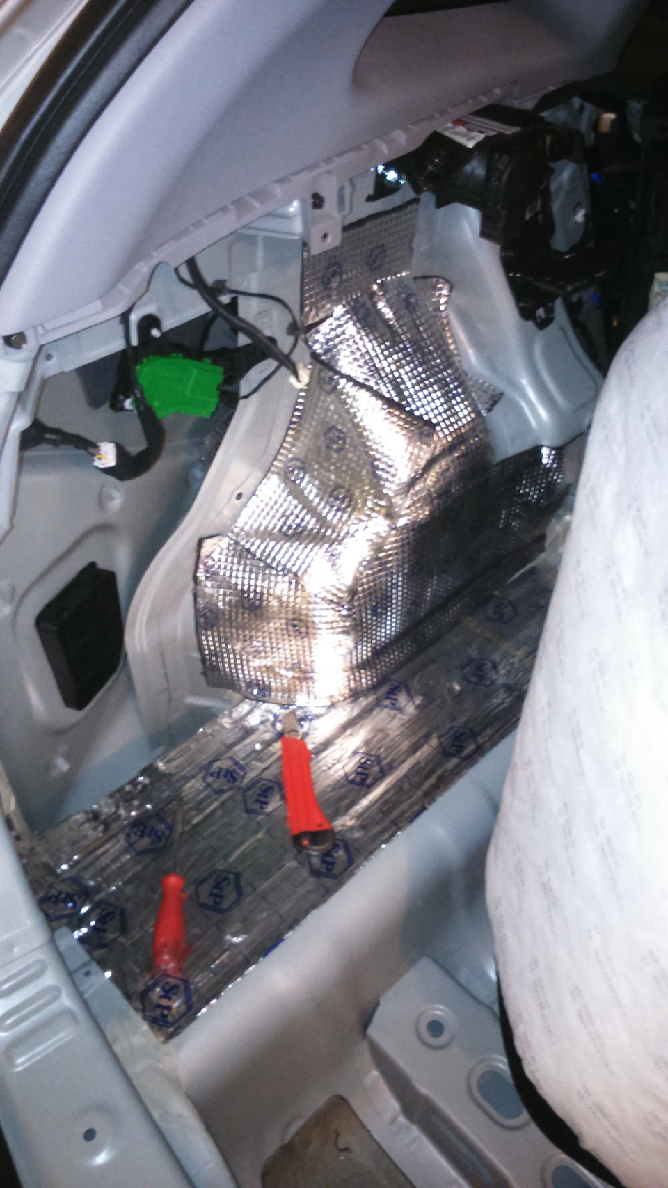 шумка арок и багажника начало!) — KIA Ceed SW (2G), 1,6 л, 2014 года ...