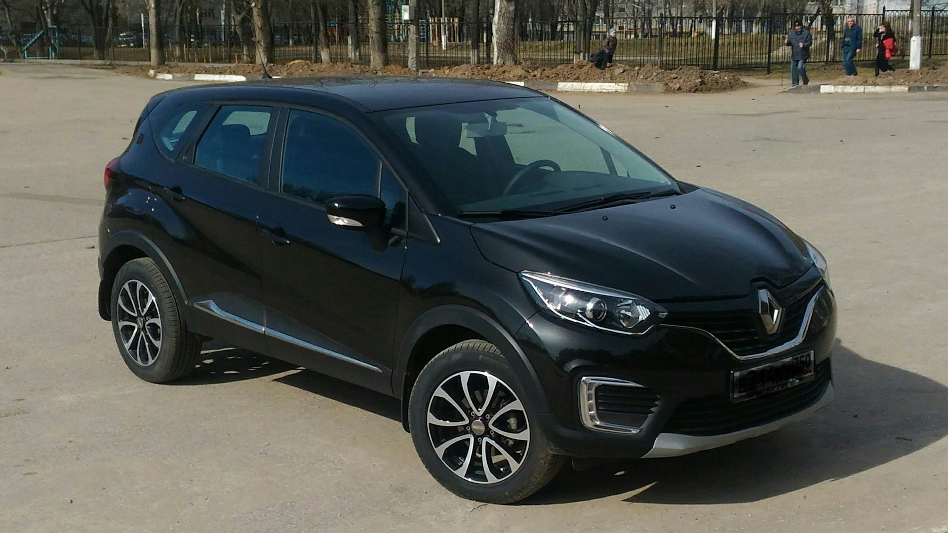 Renault Kaptur (2016) 2.0 бензиновый 2016 | 2.0 МТ 4ВД на DRIVE2