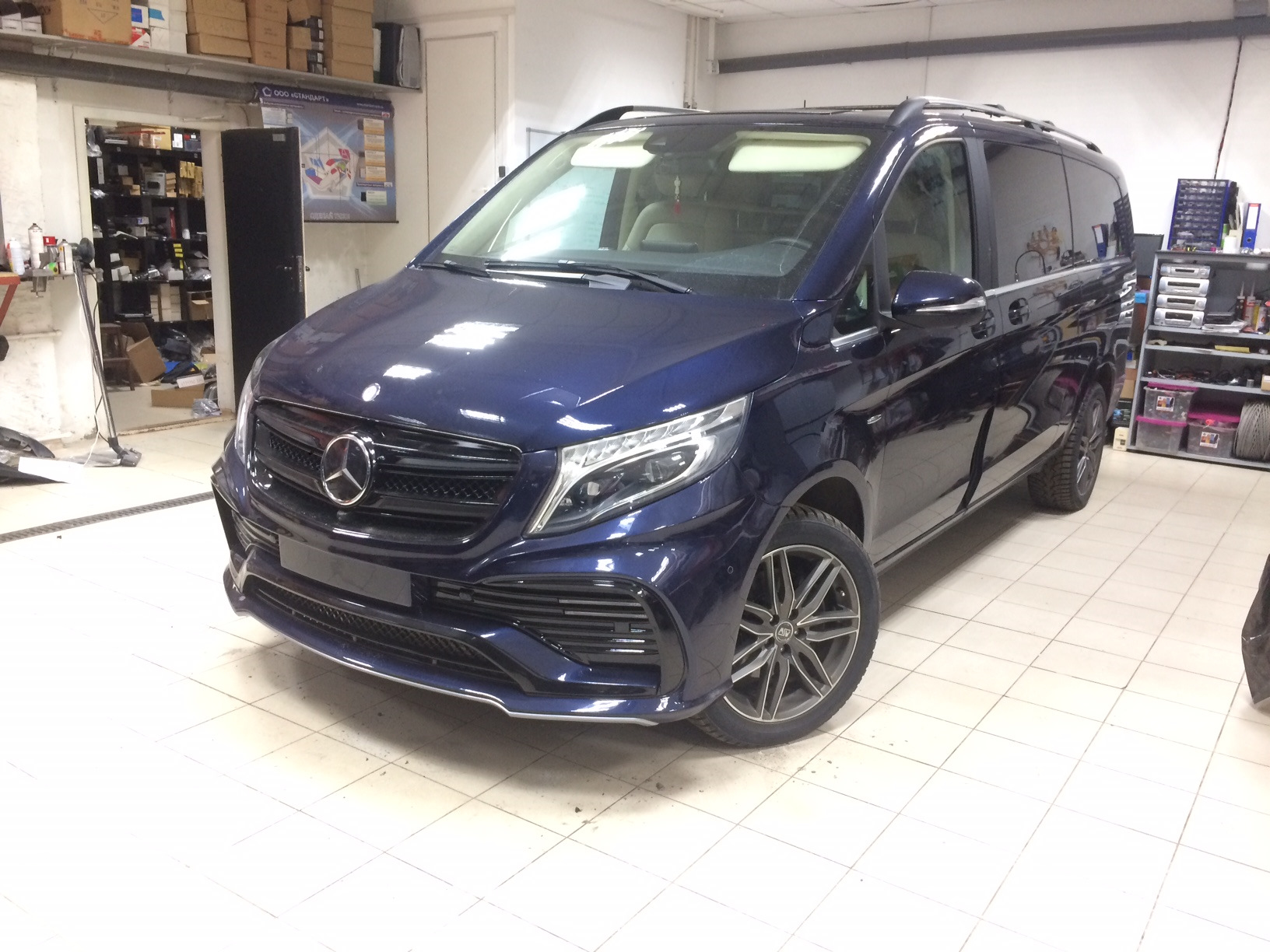 За несколько часов до большого фотоаппарата — Mercedes-Benz V-Class ...