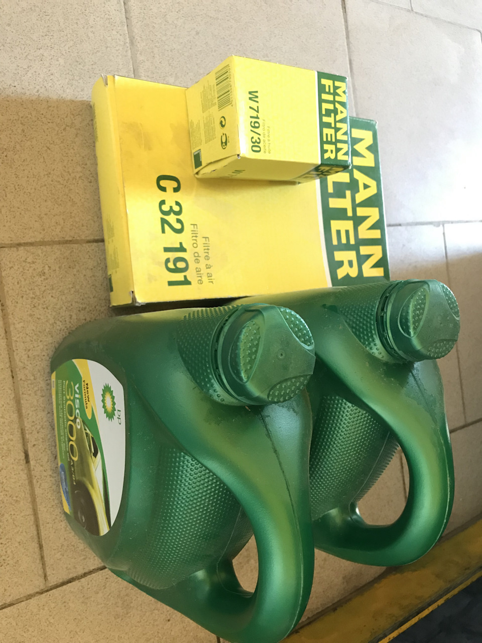 Замена масла и воздушного фильтра. — Volkswagen Transporter T5, 2 л, 2008 года | плановое ТО ...